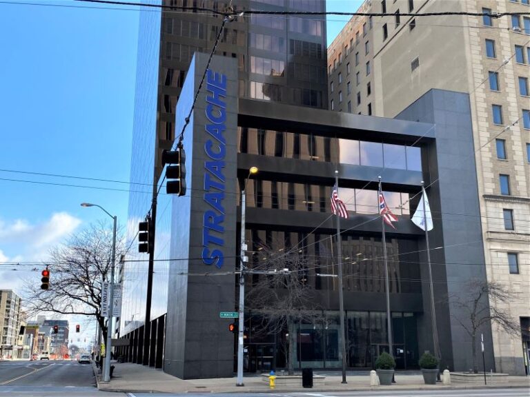 Stratacache Tower - Crest Commercial Realty
